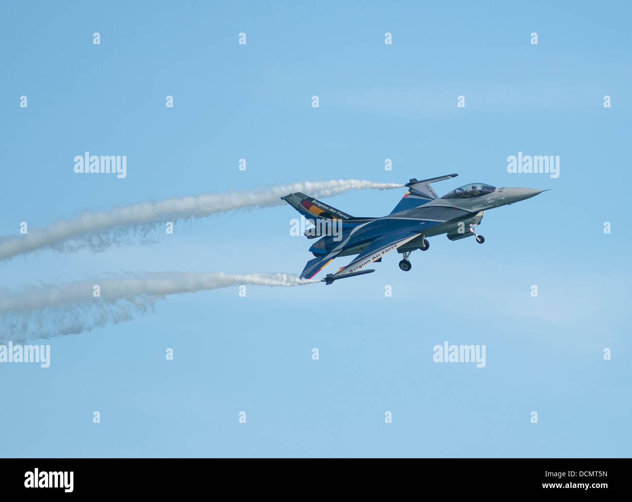 Air force flying hi-res stock photography and images - Alamy