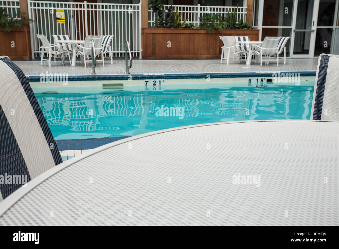 Pool tables hi-res stock photography and images - Alamy