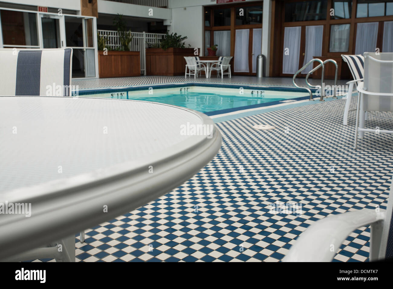 Pool tables hi-res stock photography and images - Alamy