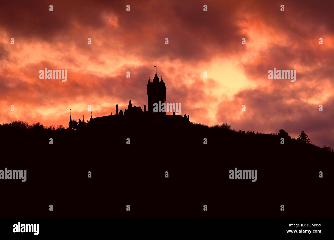 silhouette of the castle Stock Photo - Alamy