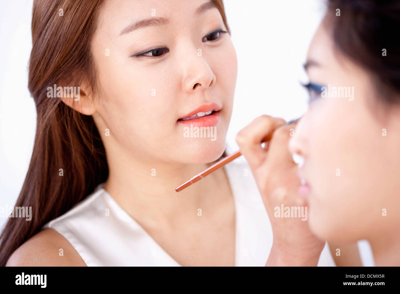 a woman getting professional make up Stock Photo - Alamy a woman getting professional make up Stock Photo - Alamy