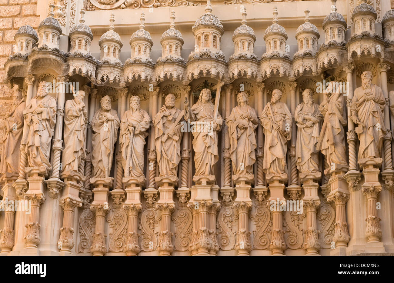 Statues of the 12 apostles hi-res stock photography and images - Alamy