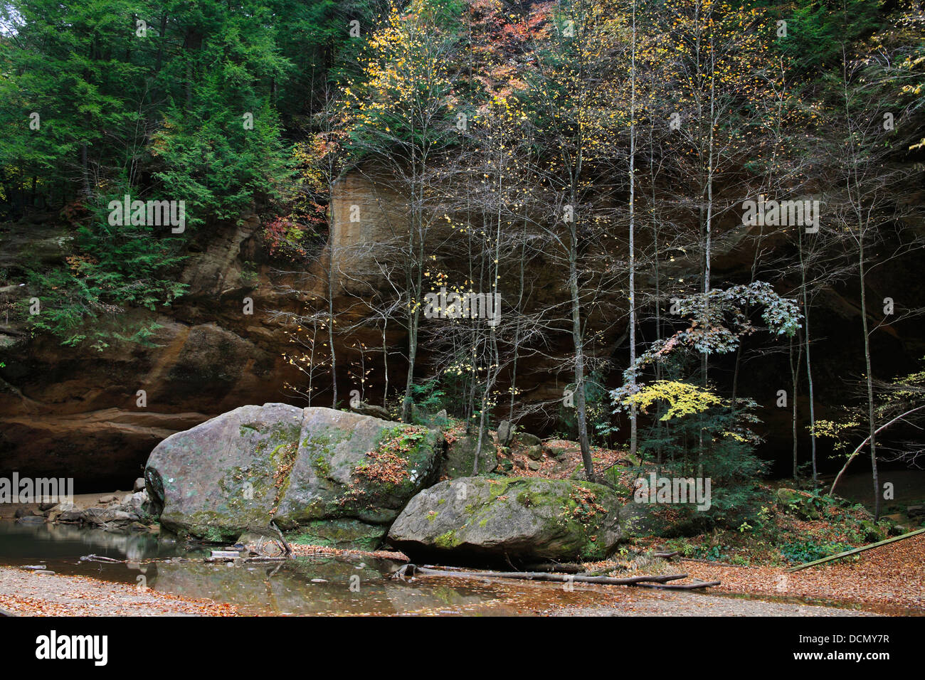 Large Boulders And Autumn Colors In The Scenic Old Man's Cave State ...