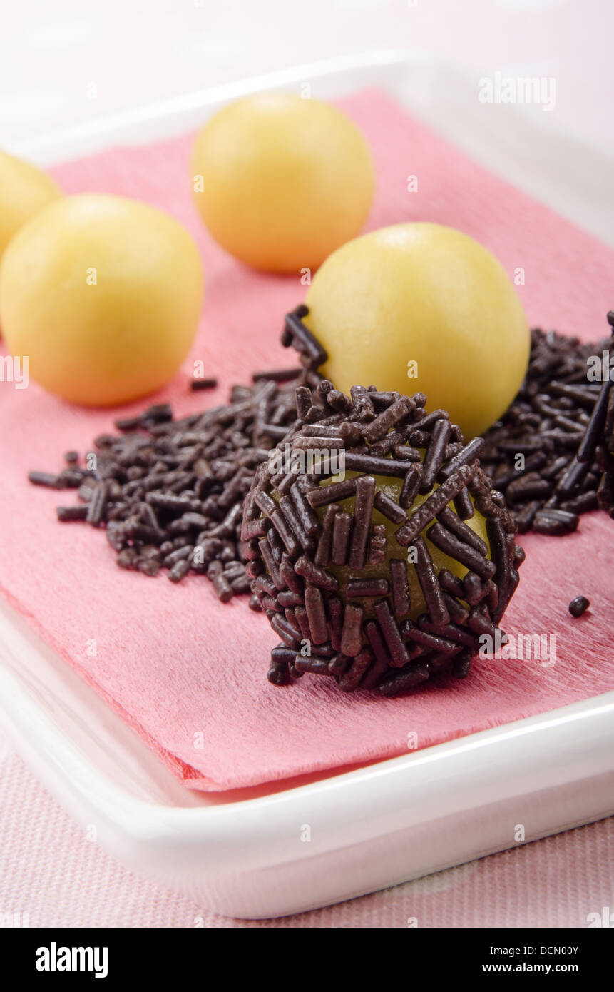 Golden sprinkle hi-res stock photography and images - Alamy