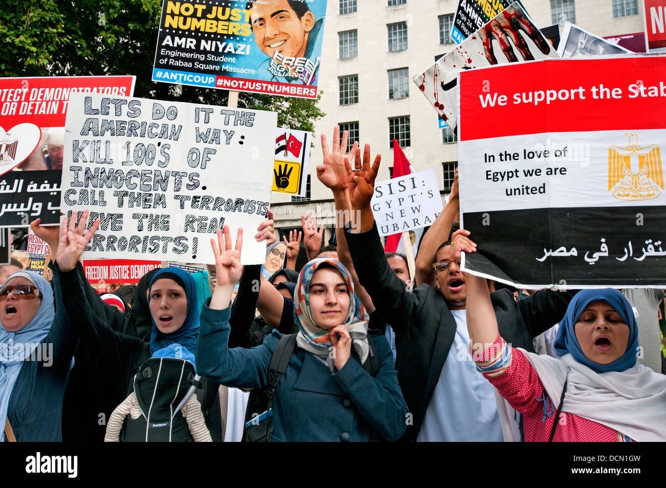 Egyptian Brotherhood and supporters of Morsi protest in London against ...
