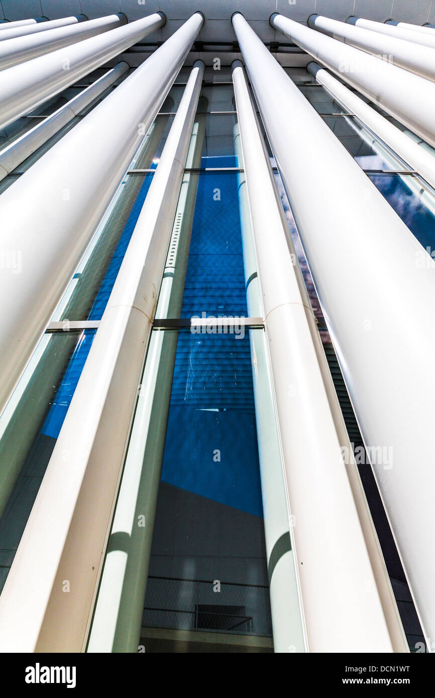 Vertical converging verticals perspective hi-res stock photography and ...