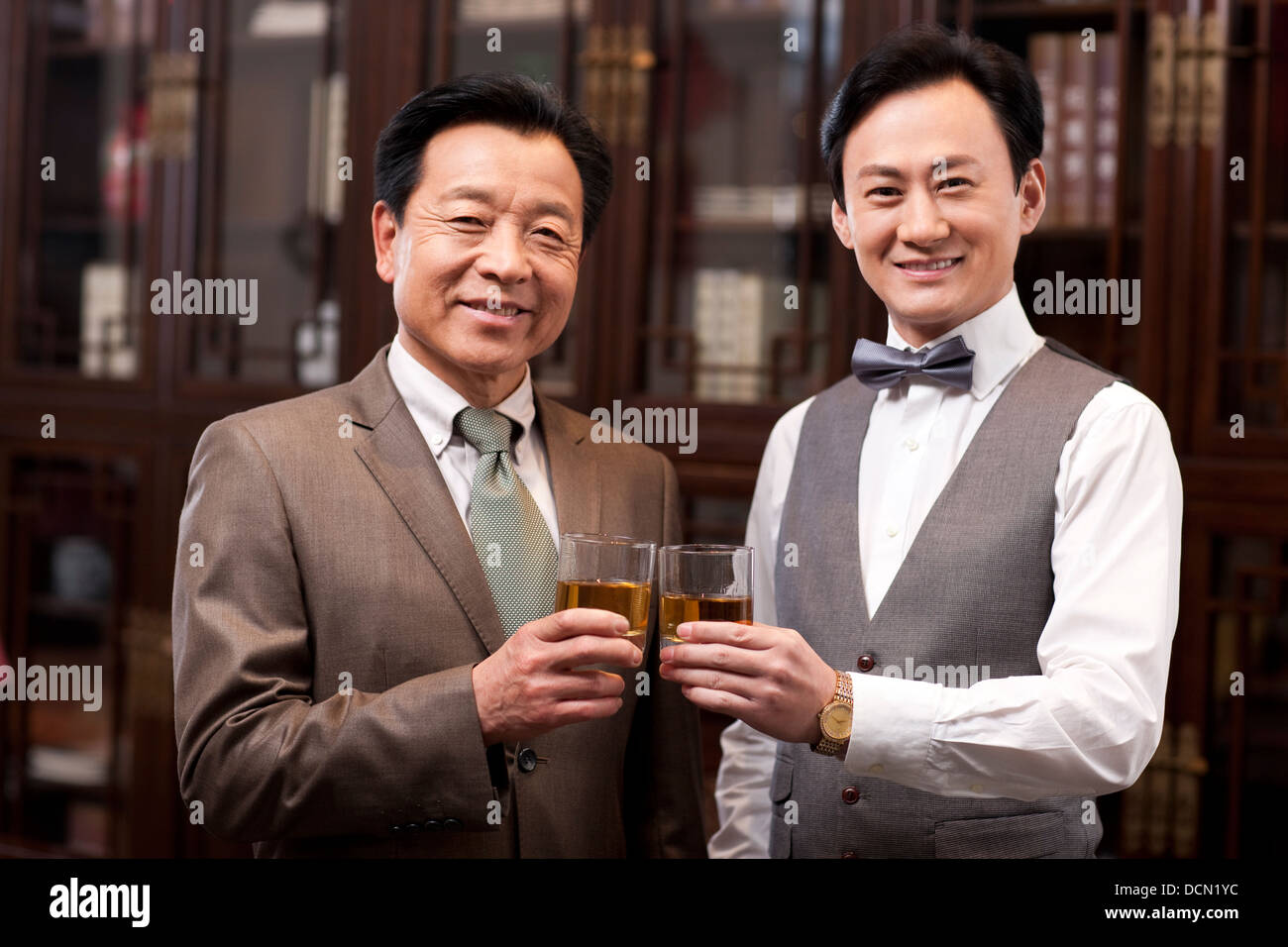 Whiskey ice business office hi-res stock photography and images - Alamy