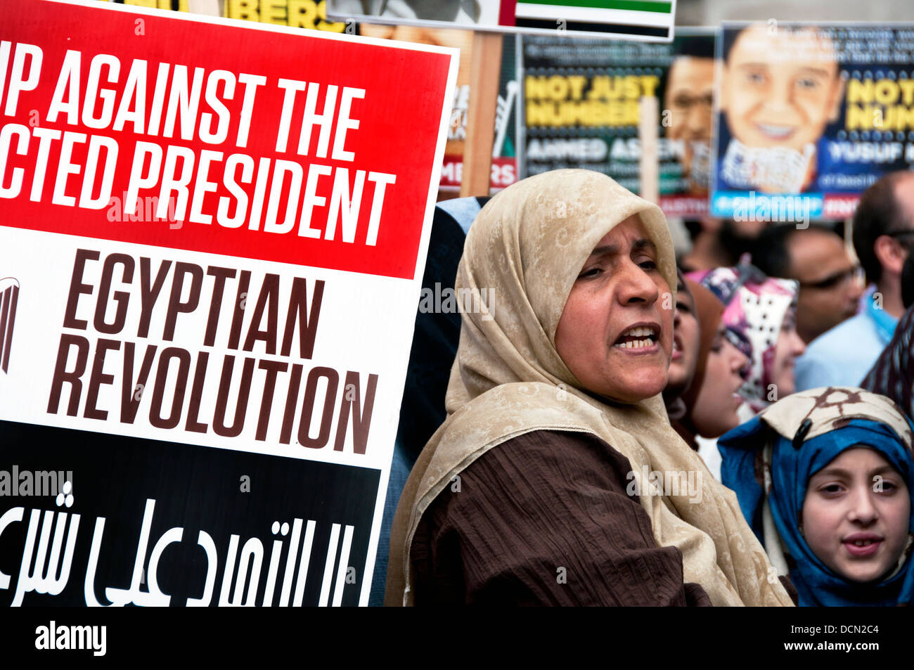 Egyptian Brotherhood and supporters of Morsi protest in London against ...