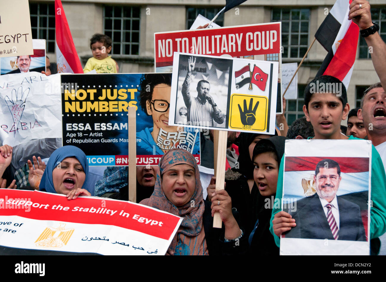 Egyptian Brotherhood and supporters of Morsi protest in London against ...