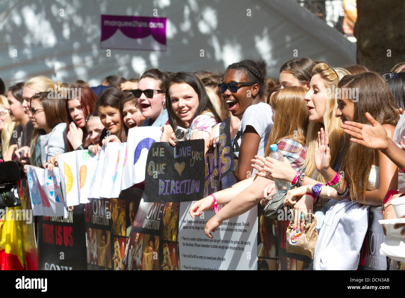 Leicester Square, London, UK. 20th August 2013. Thousands of teenage ...
