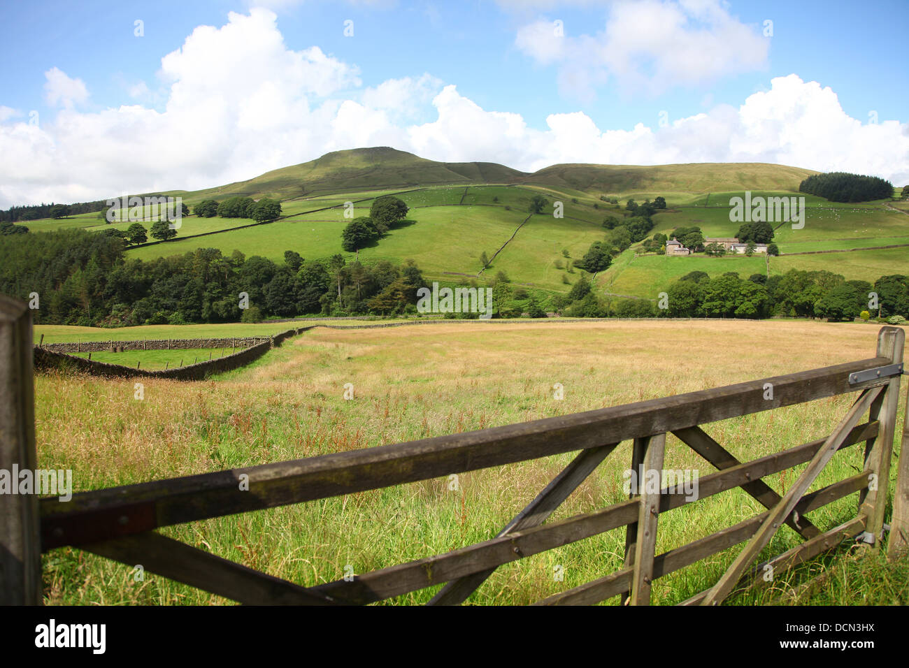 Shutlingsloe Hill Stock Photos & Shutlingsloe Hill Stock Images - Alamy