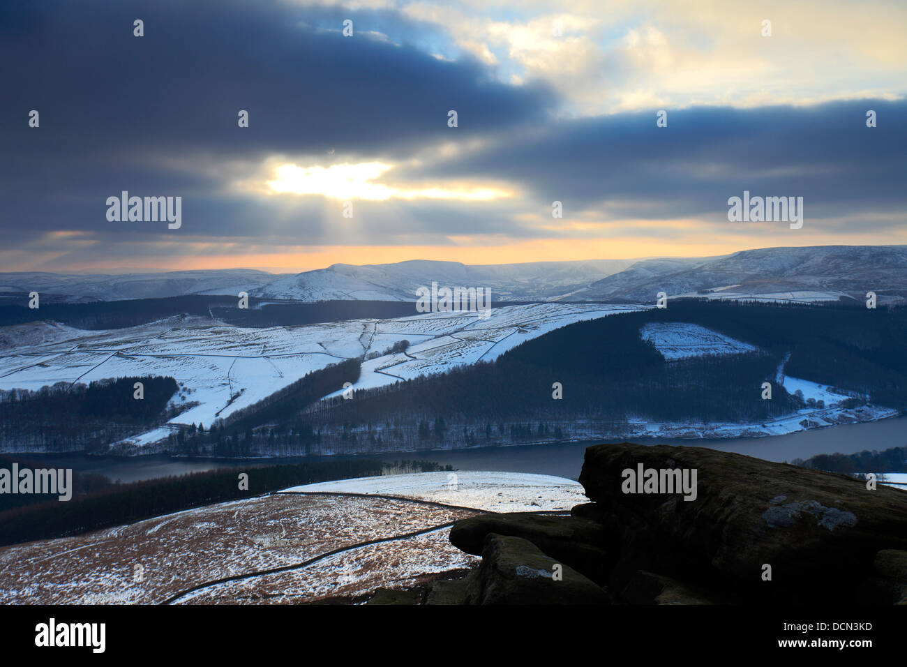 Wintertime over Howden Moors, Upper Derwent Valley, Peak District ...