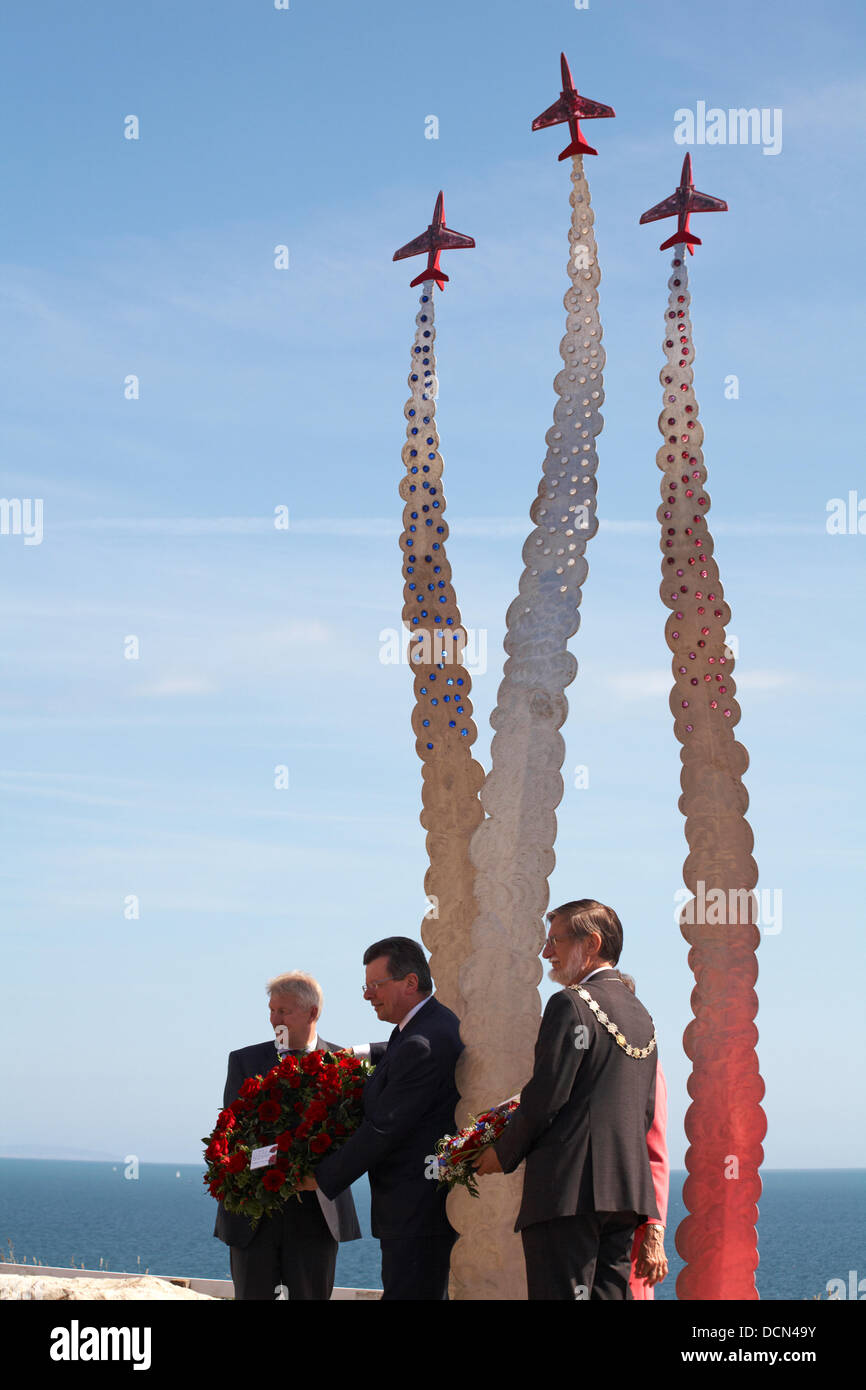 Bournemouth red arrows memorial hi-res stock photography and images - Alamy