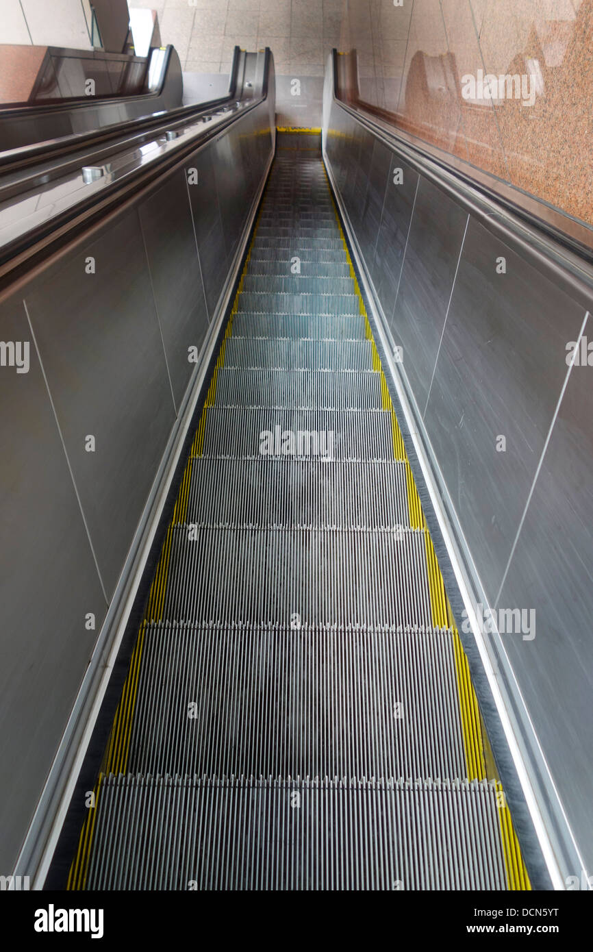 Escalator building entrance hi-res stock photography and images - Alamy