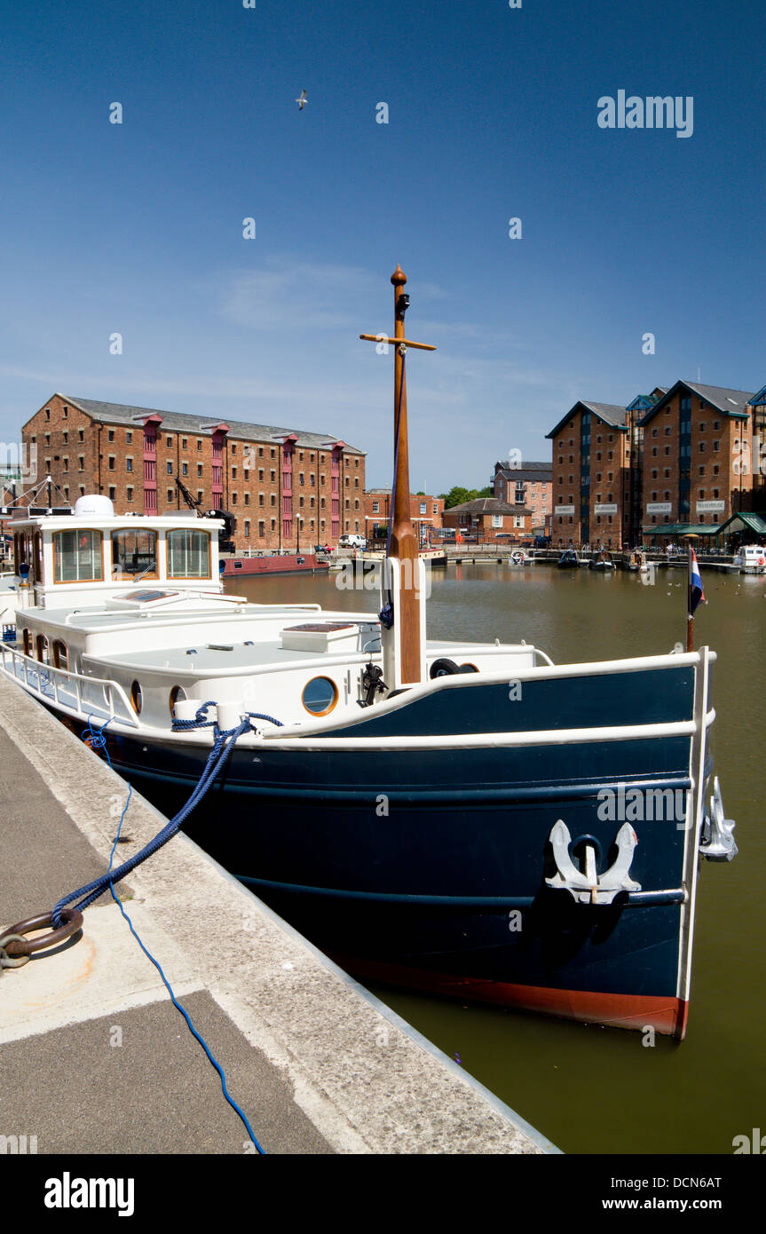 Gloucester Historic Dock, Gloucestershire, England Stock Photo - Alamy