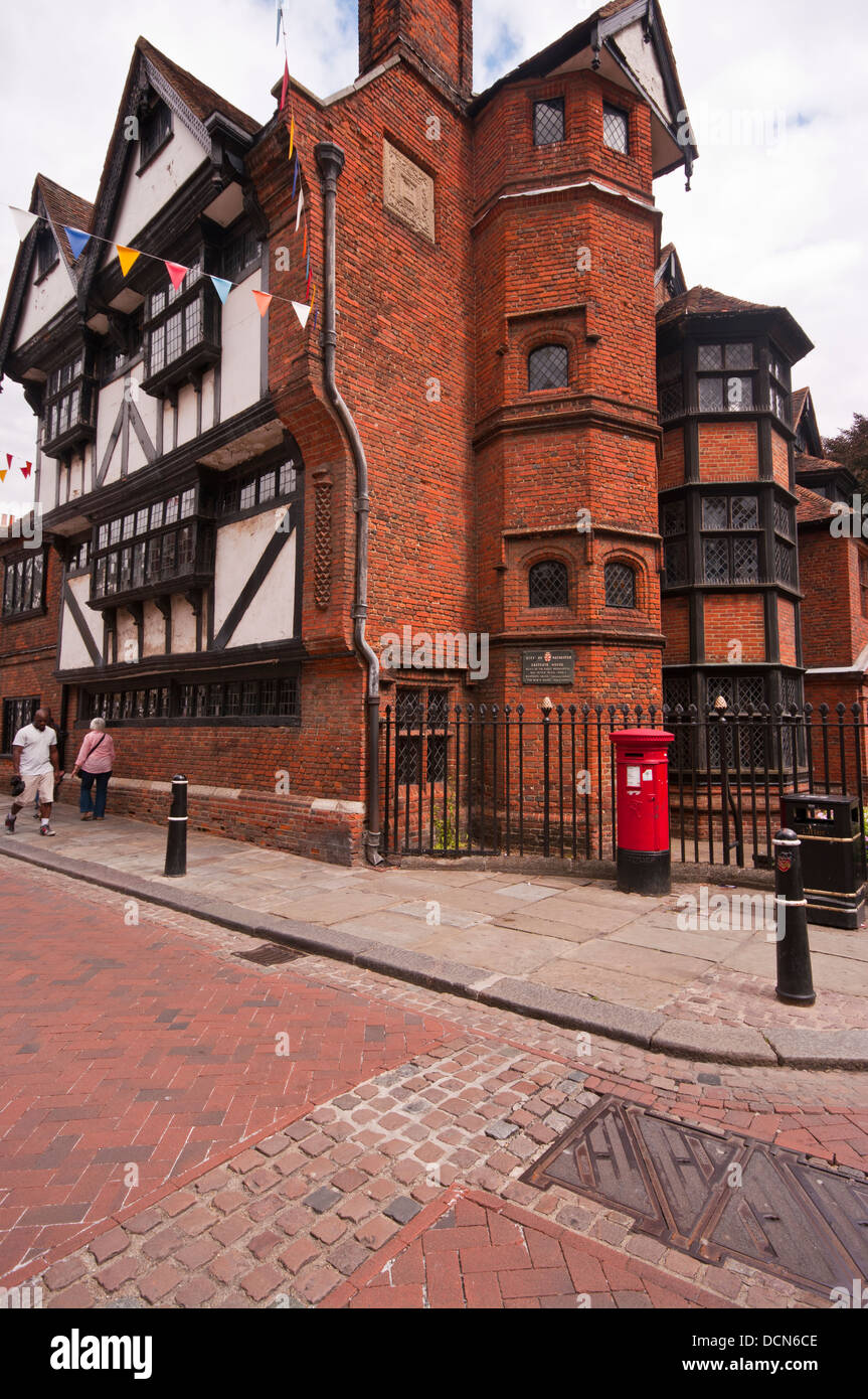 Charles dickens house hi-res stock photography and images - Alamy