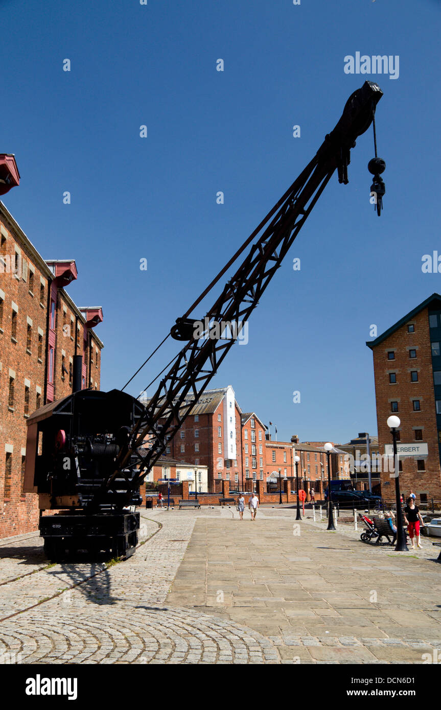 crane gloucester historic dock england Stock Photo - Alamy