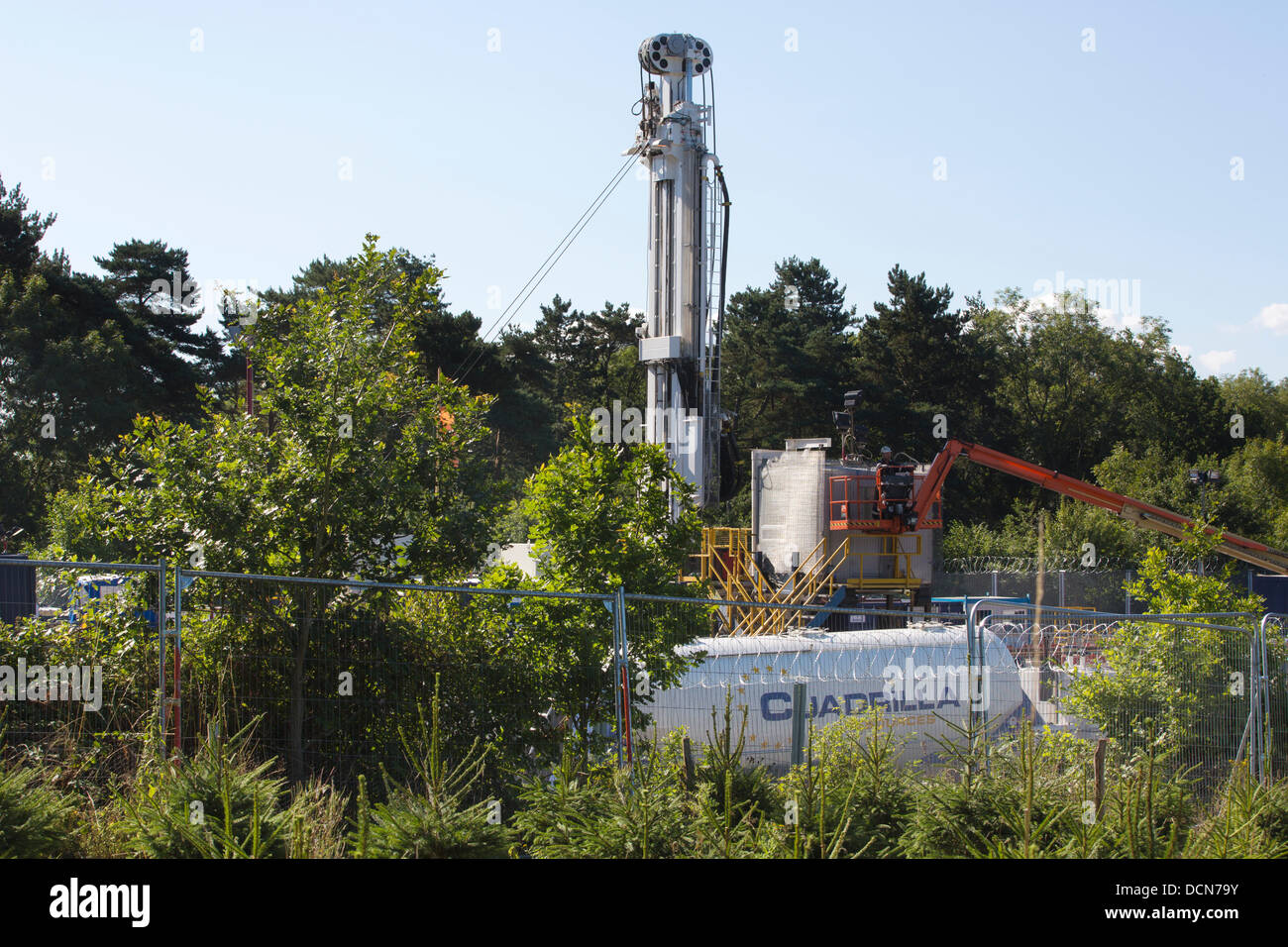 Drilling site hi-res stock photography and images - Alamy