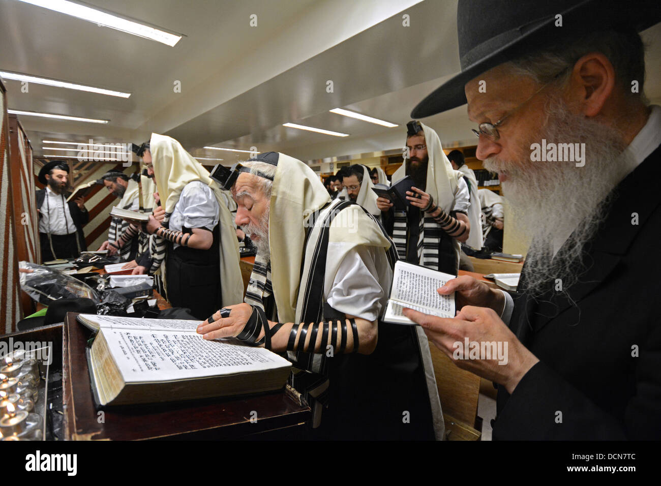 Helper old man hi-res stock photography and images - Alamy