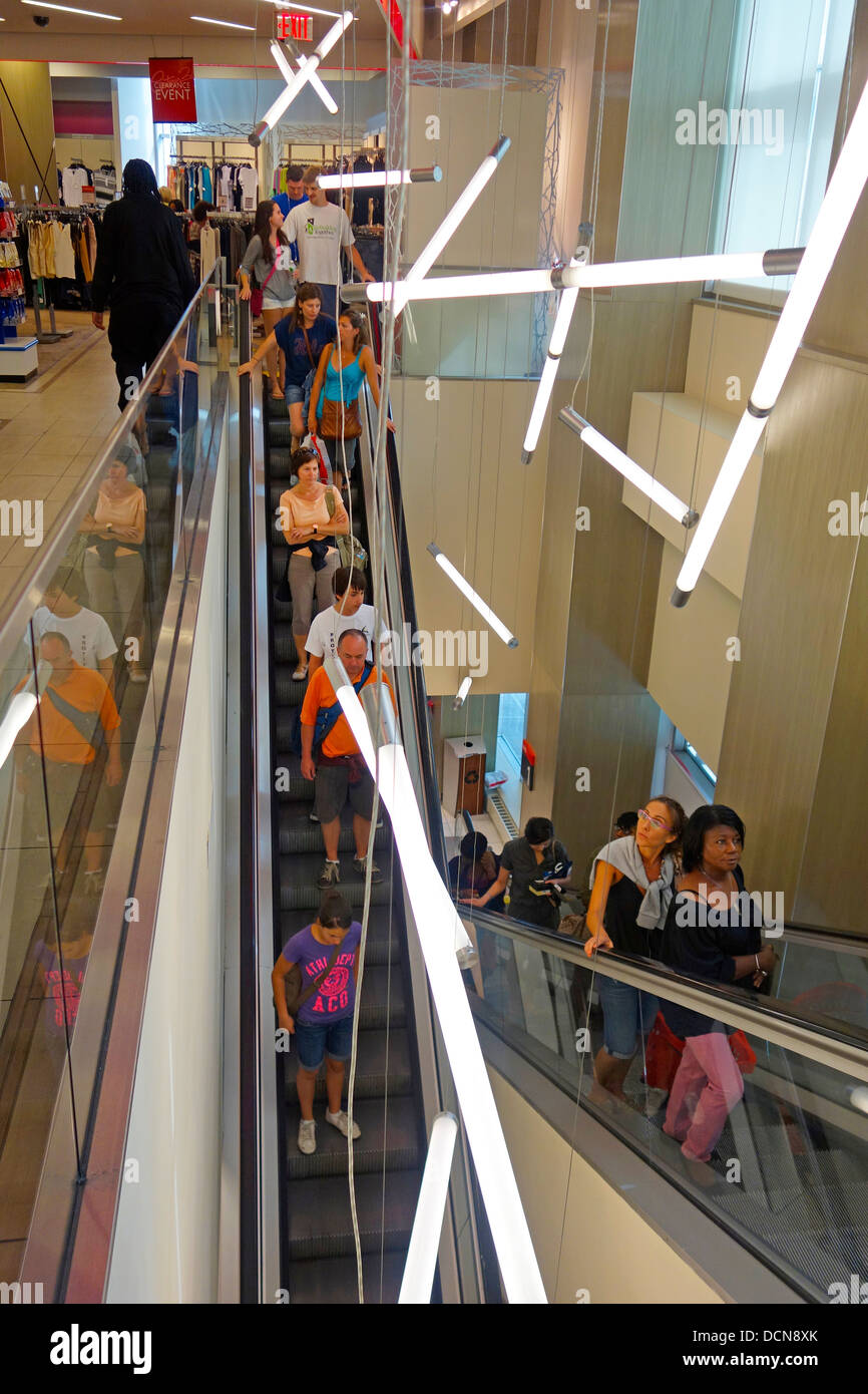 Century 21 new york hi-res stock photography and images - Alamy