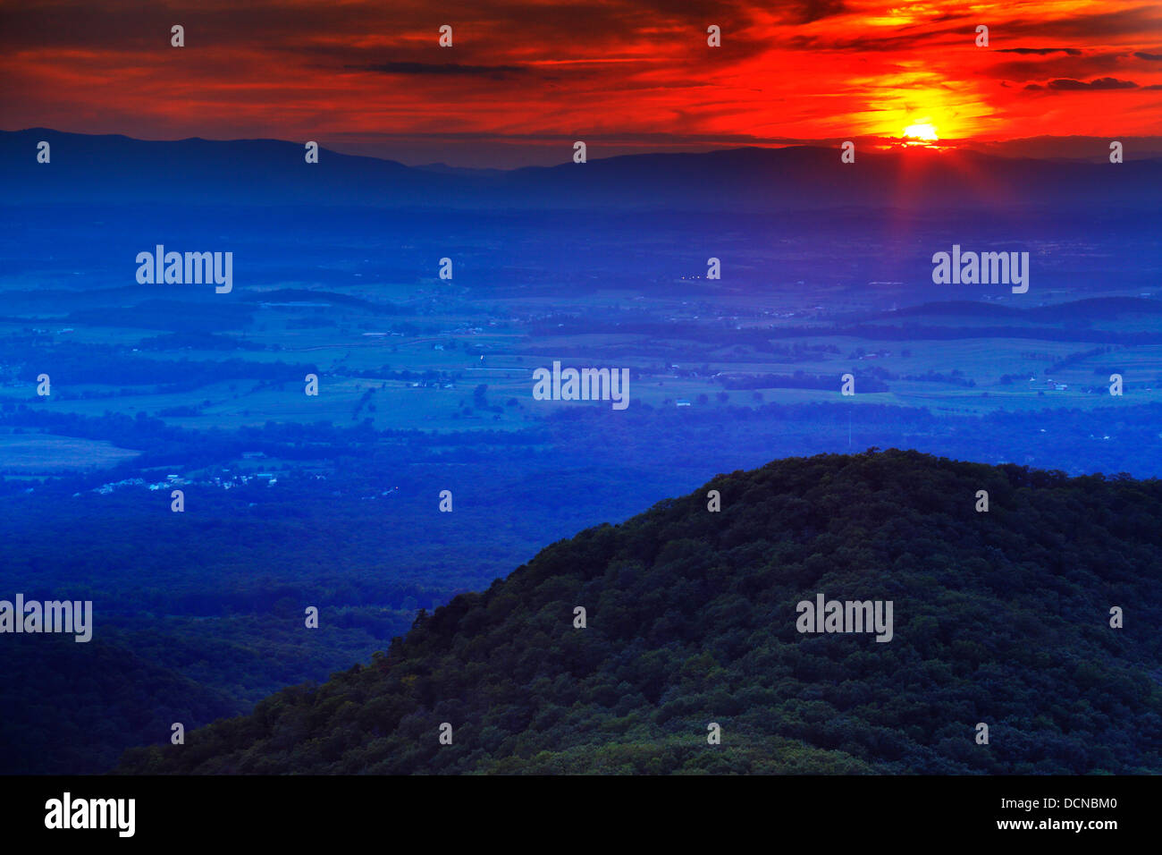 Mountains sunset virginia hi-res stock photography and images - Alamy