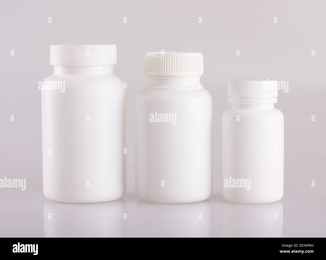 Pill bottle and box hi-res stock photography and images - Alamy