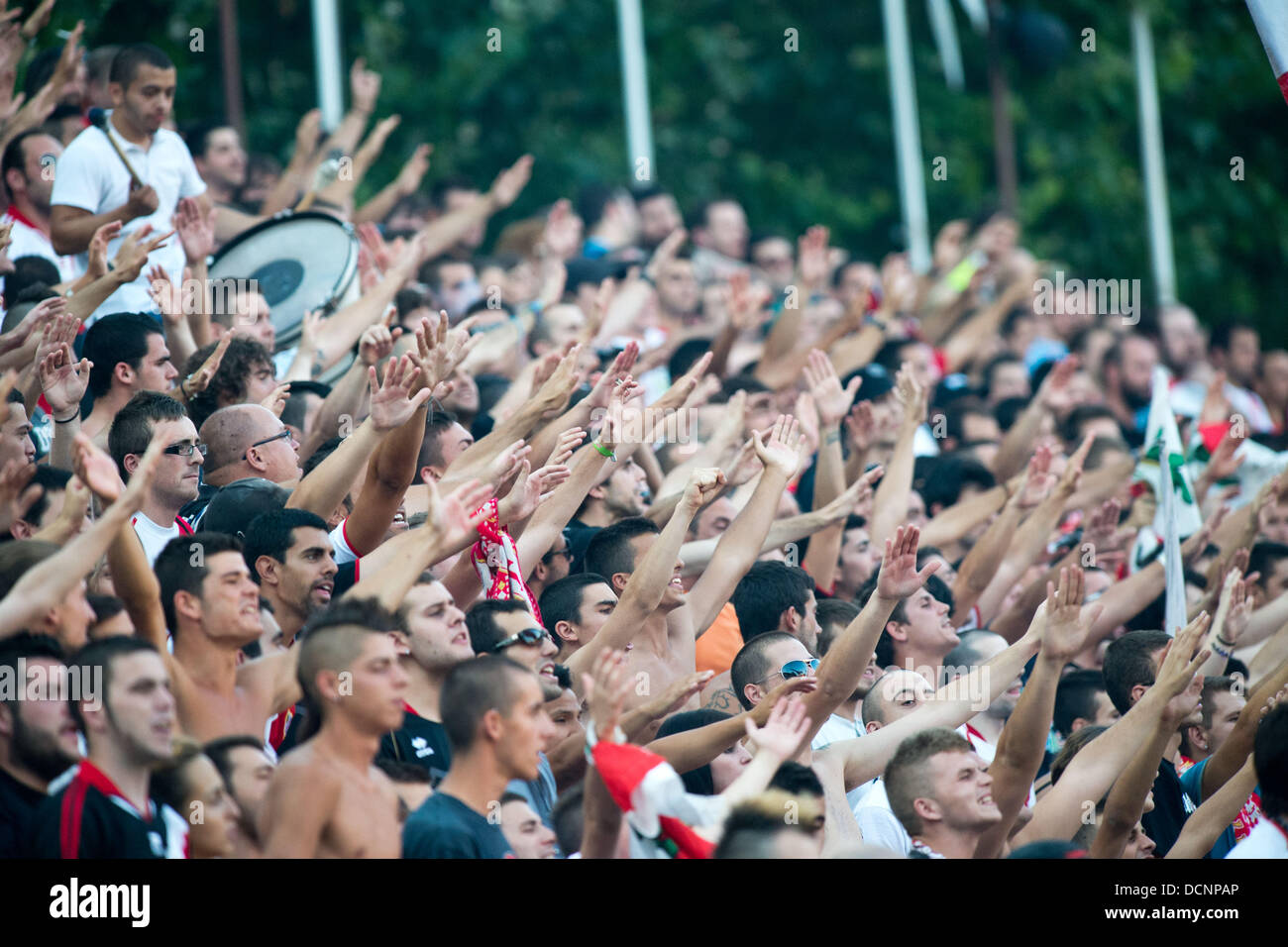 Rayo vallecano fans hi-res stock photography and images - Alamy