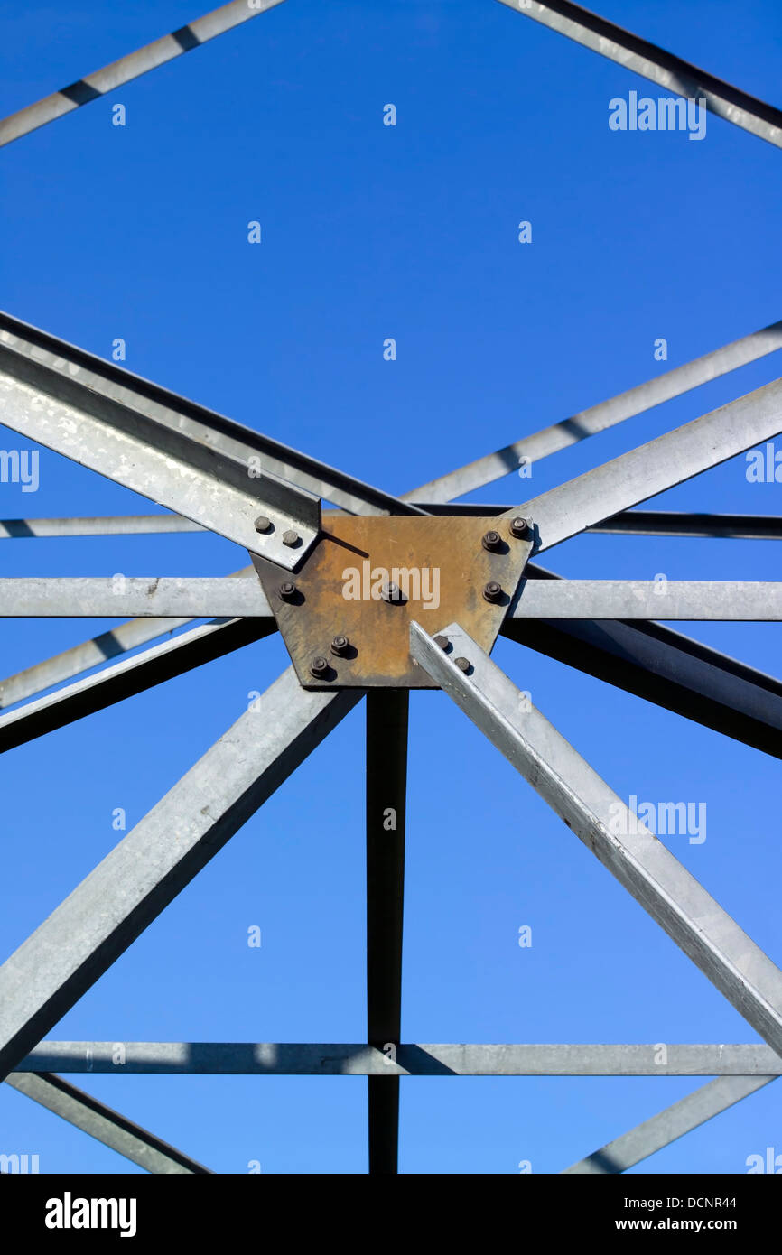 Metal angle beams hi-res stock photography and images - Alamy