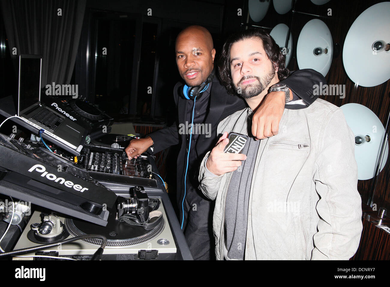 DJ D-Nice Global Grind.com hosts a conversation with the cast and ...