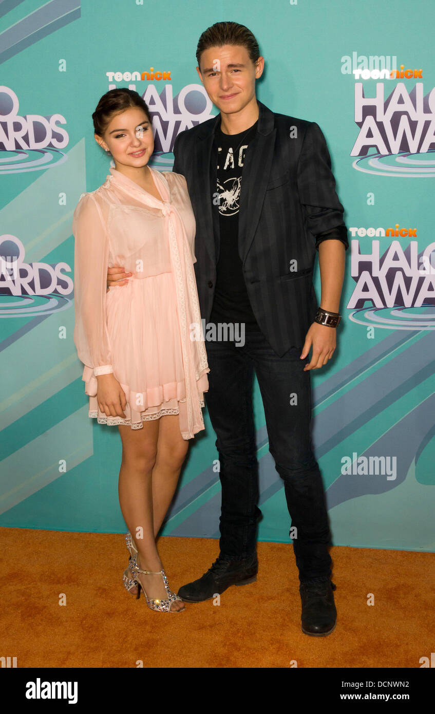 Callan Mcauliffe And Ariel Winter Kissing