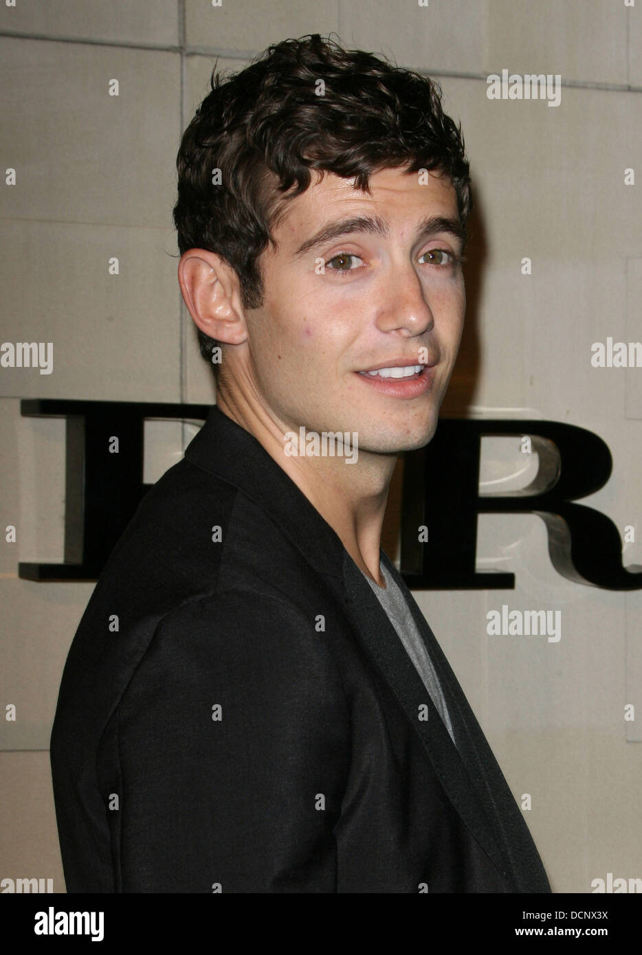 Christopher Parrott's Instagram, Twitter & Facebook on IDCrawl