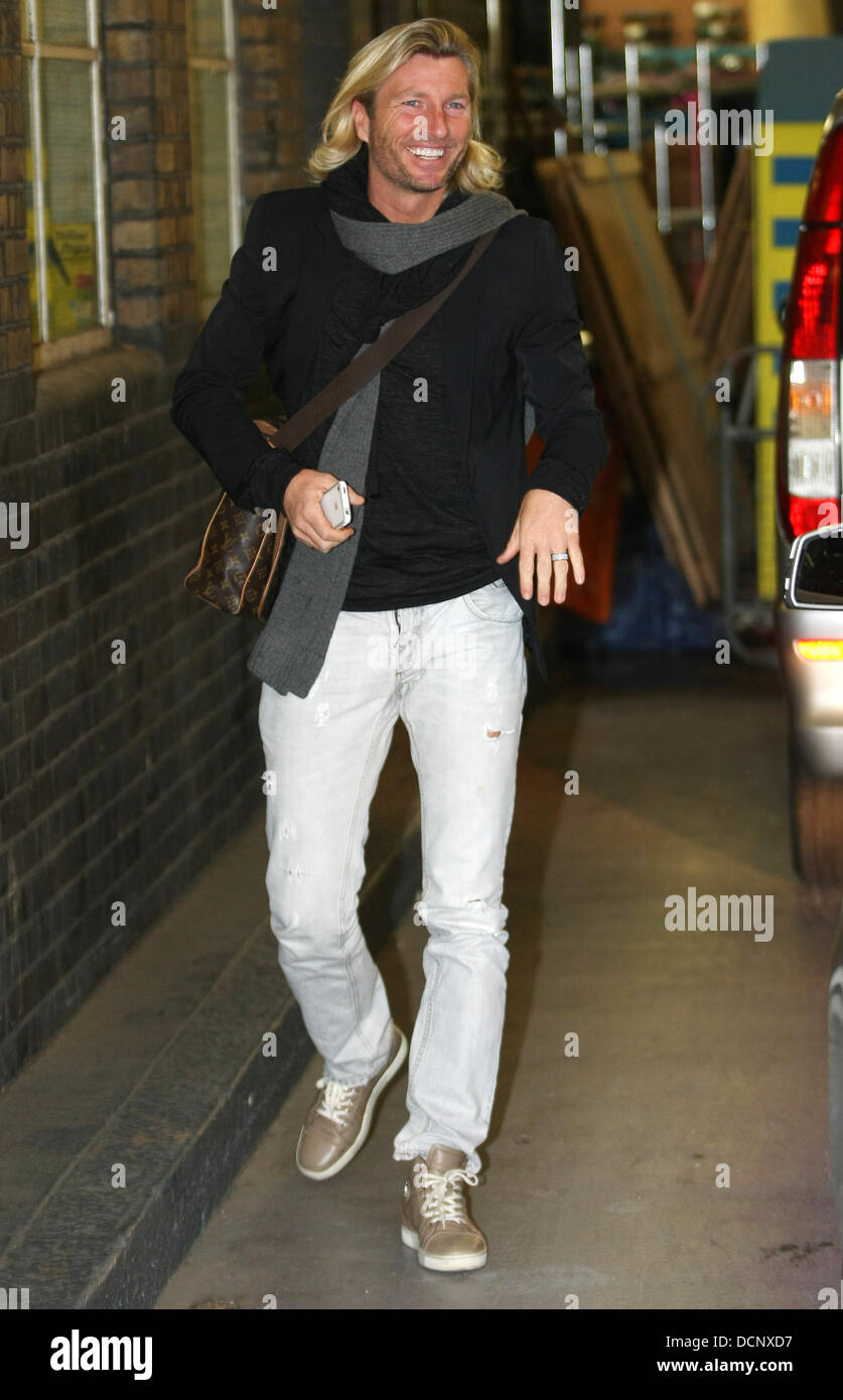 Robbie Savage outside the ITV studios London, England - 27.10.11 Stock ...