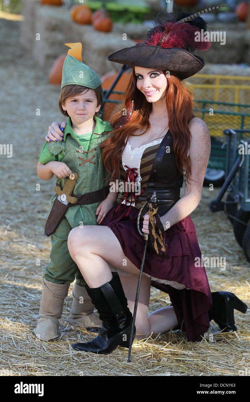 Phoebe Price and child actor, Alexander James Rodriguez at Mr Bones ...