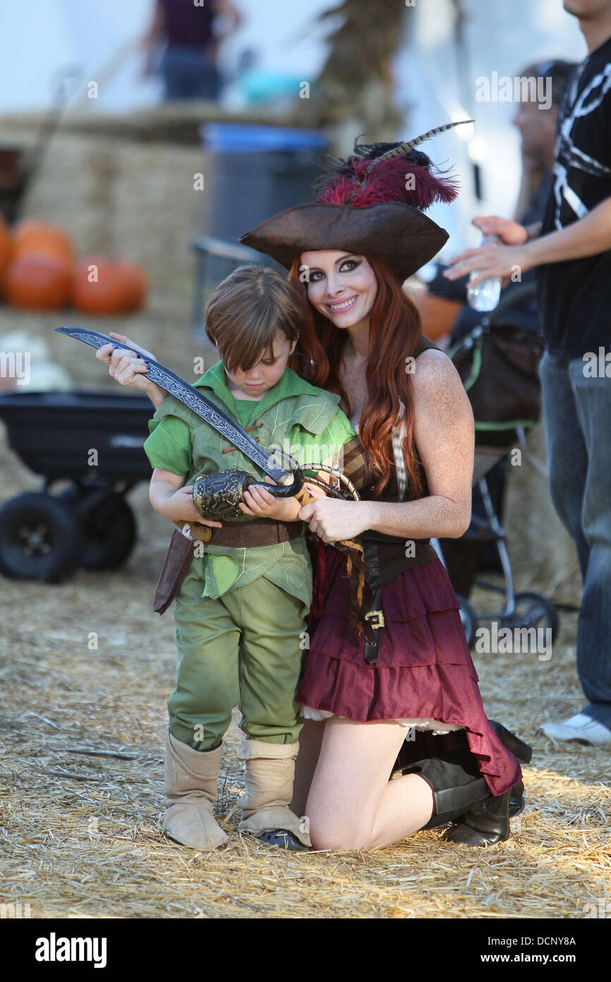 Phoebe Price and child actor, Alexander James Rodriguez at Mr Bones ...