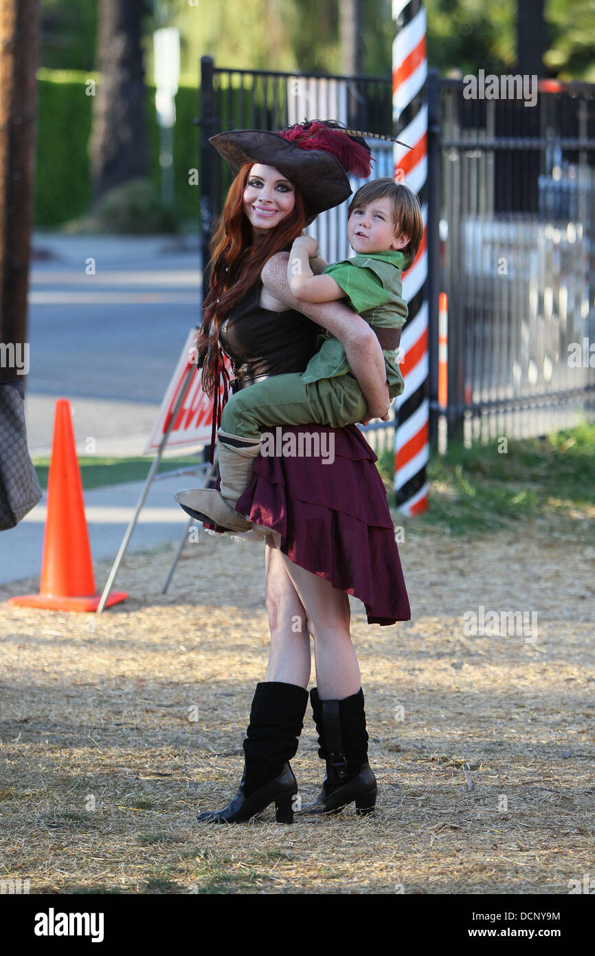 Phoebe Price and child actor, Alexander James Rodriguez at Mr Bones ...