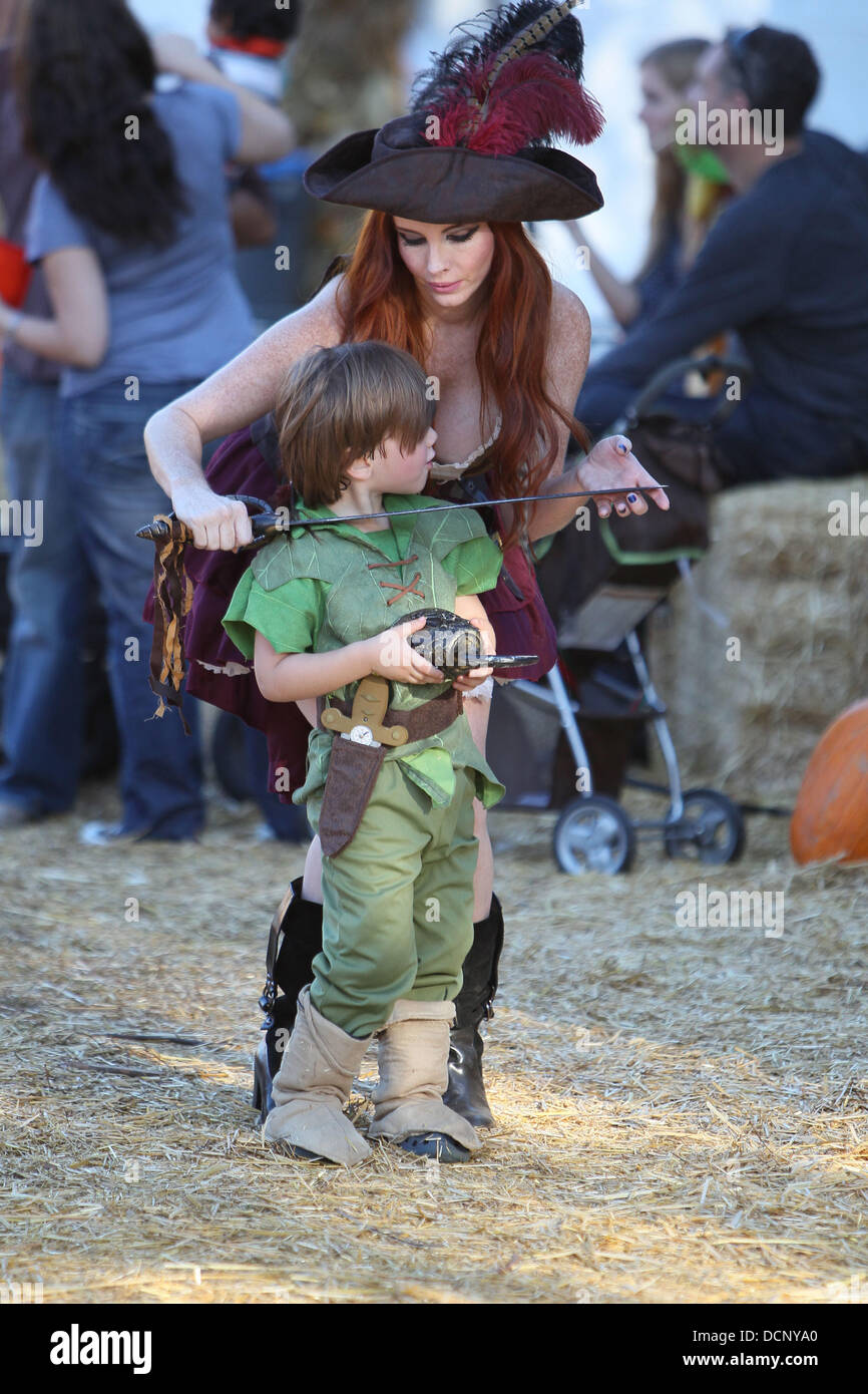 Phoebe Price and child actor, Alexander James Rodriguez at Mr Bones ...