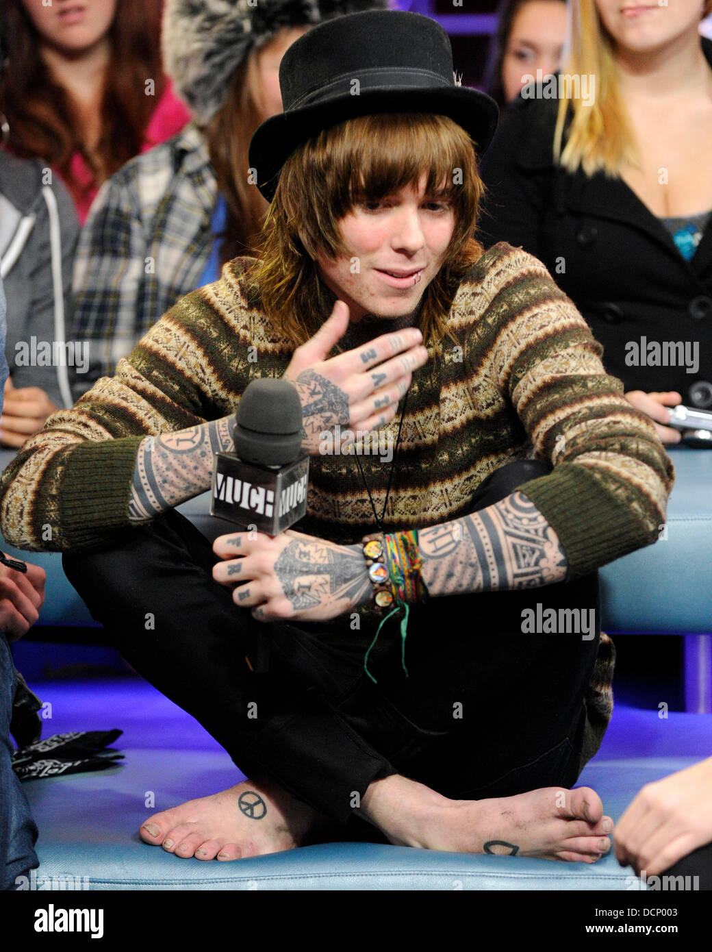 Nevershoutnever Logo