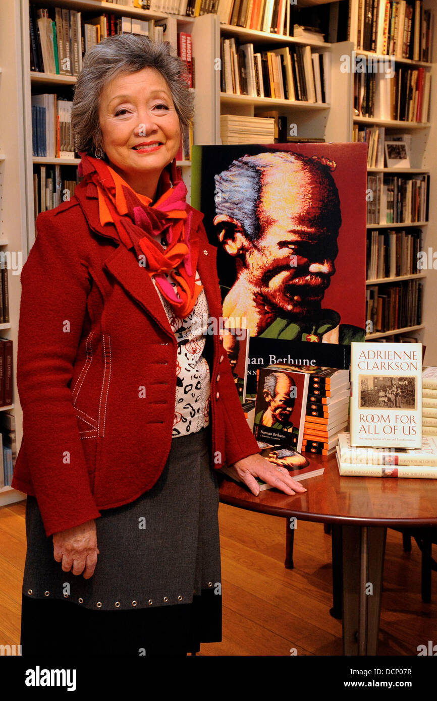 Governor general canada adrienne clarkson hi-res stock photography and ...