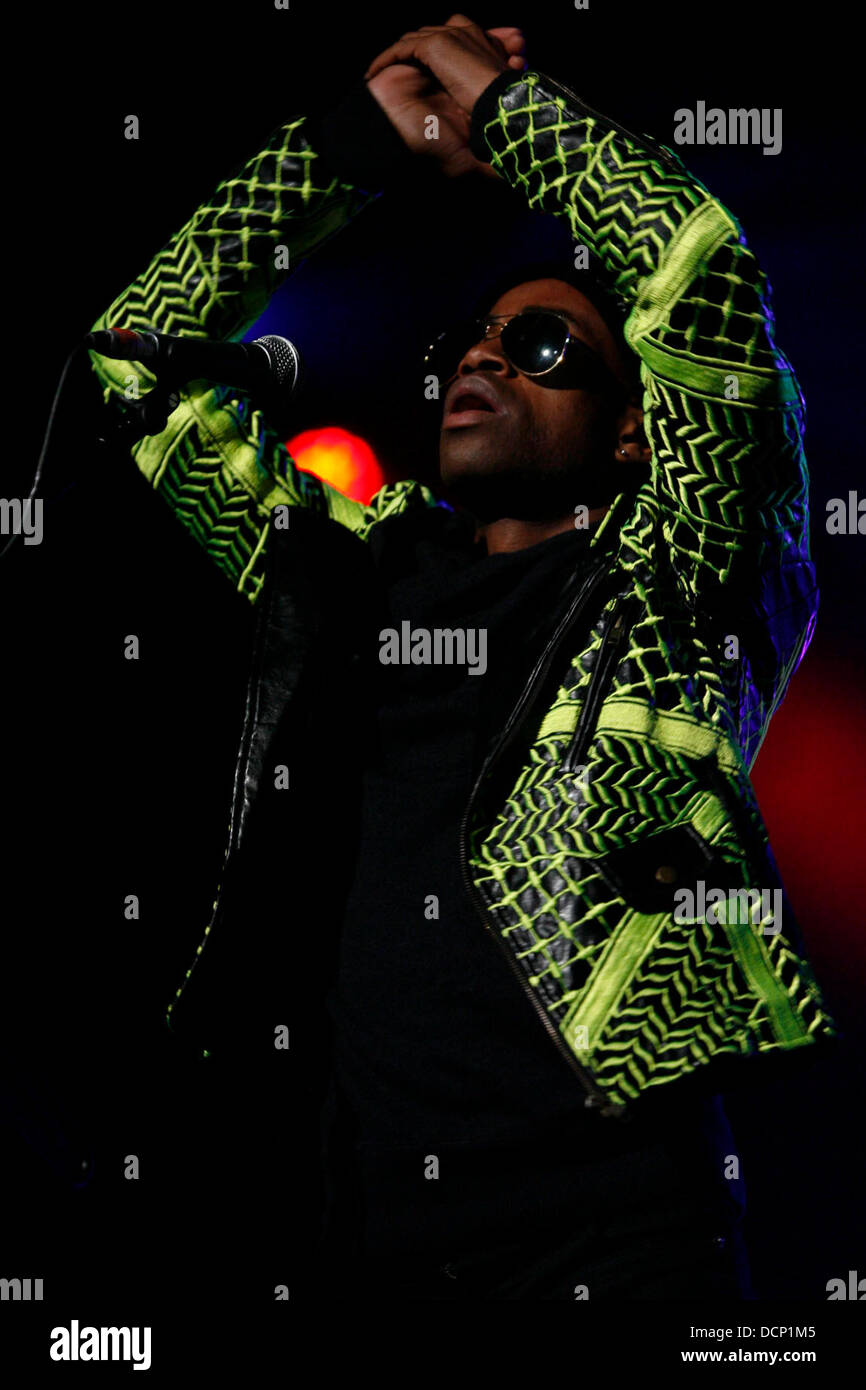 Azari and III' performing Relentless Energy Drink Freeze Festival - The ...