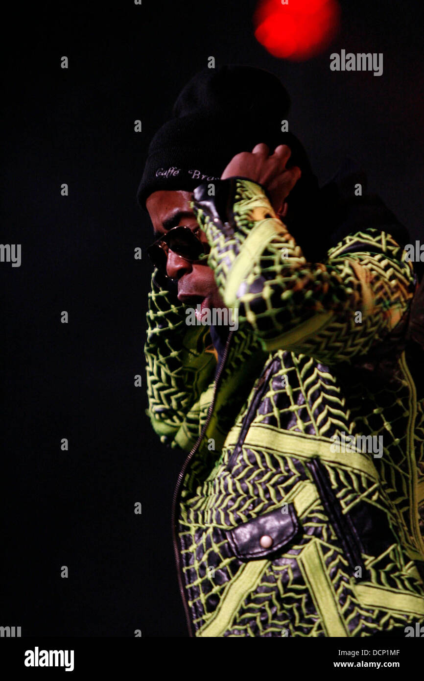 Azari and III' performing Relentless Energy Drink Freeze Festival - The ...