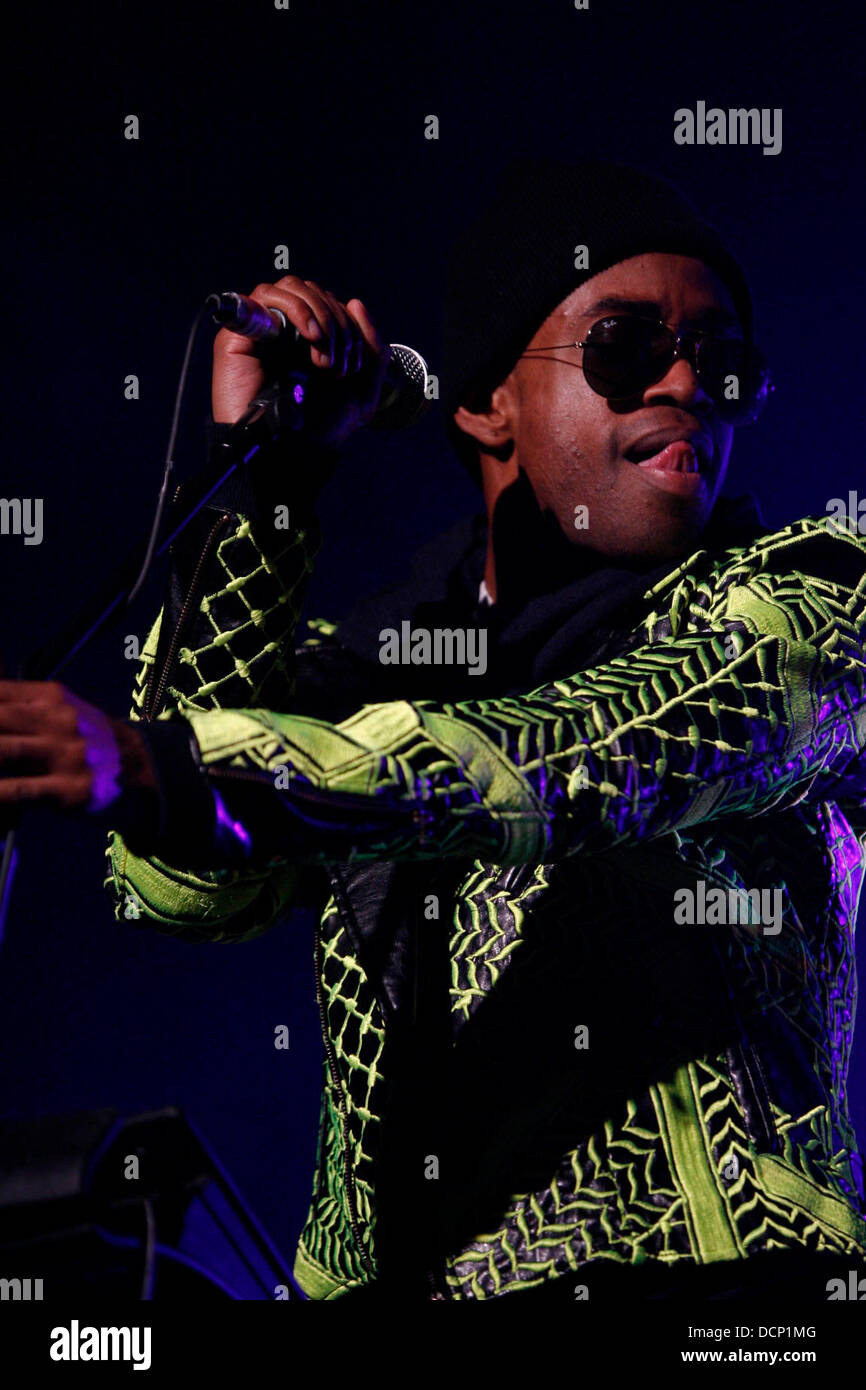 Azari and III' performing Relentless Energy Drink Freeze Festival - The ...