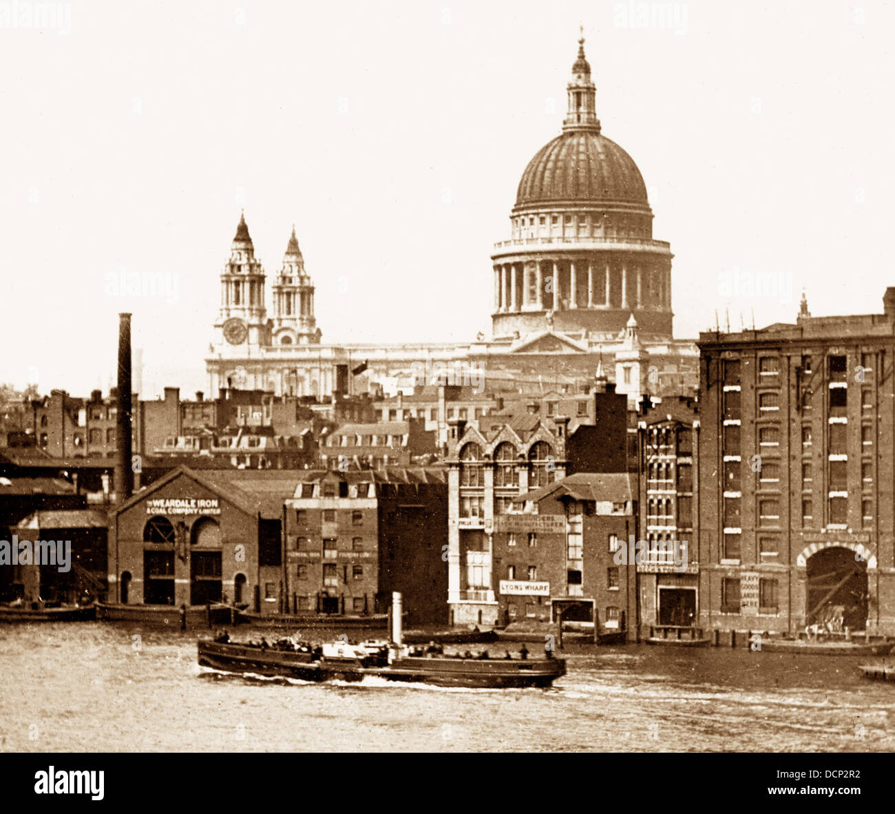 St pauls cathedral river hi-res stock photography and images - Alamy