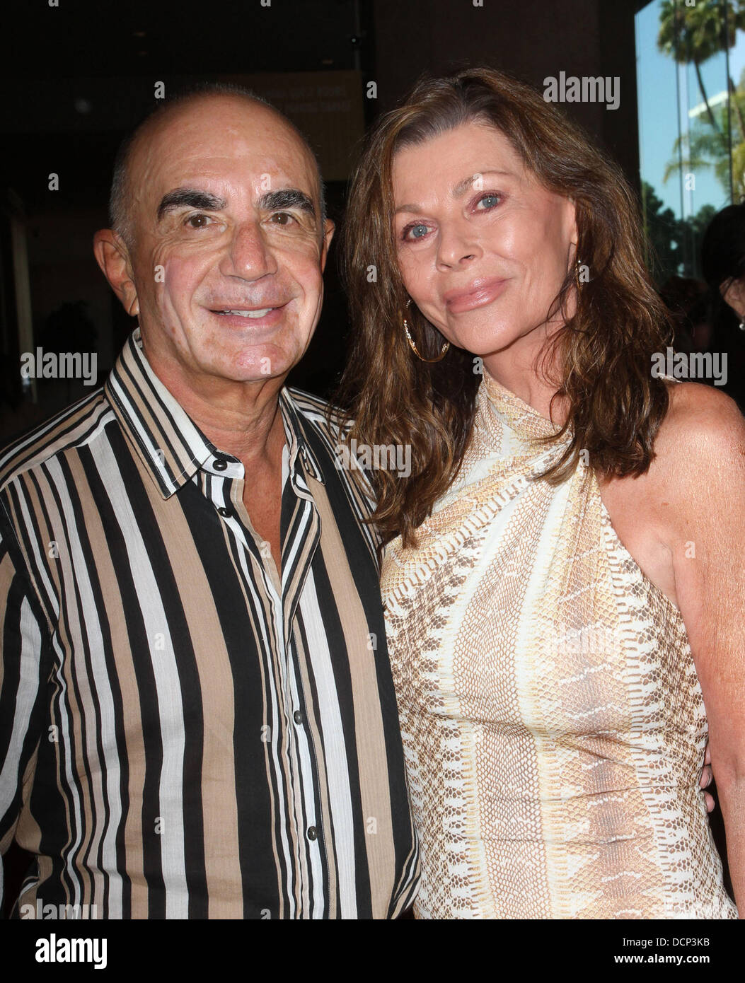 Robert Shapiro and Linell Shapiro "Giving Back" Friendly House LA's ...