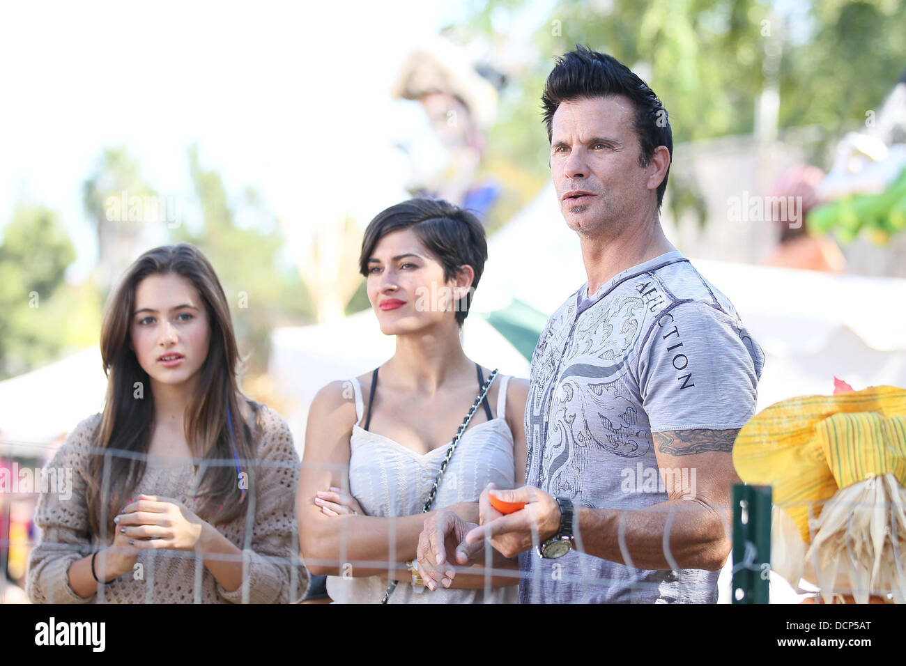 Lorenzo Lamas and his family (new wife, Shawna Craig and children ...