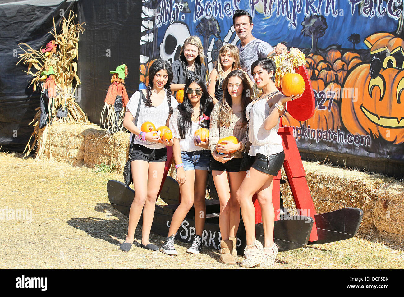 Lorenzo Lamas and his wife, Shawna Craig at Mr Bones Pumpkin Patch in ...