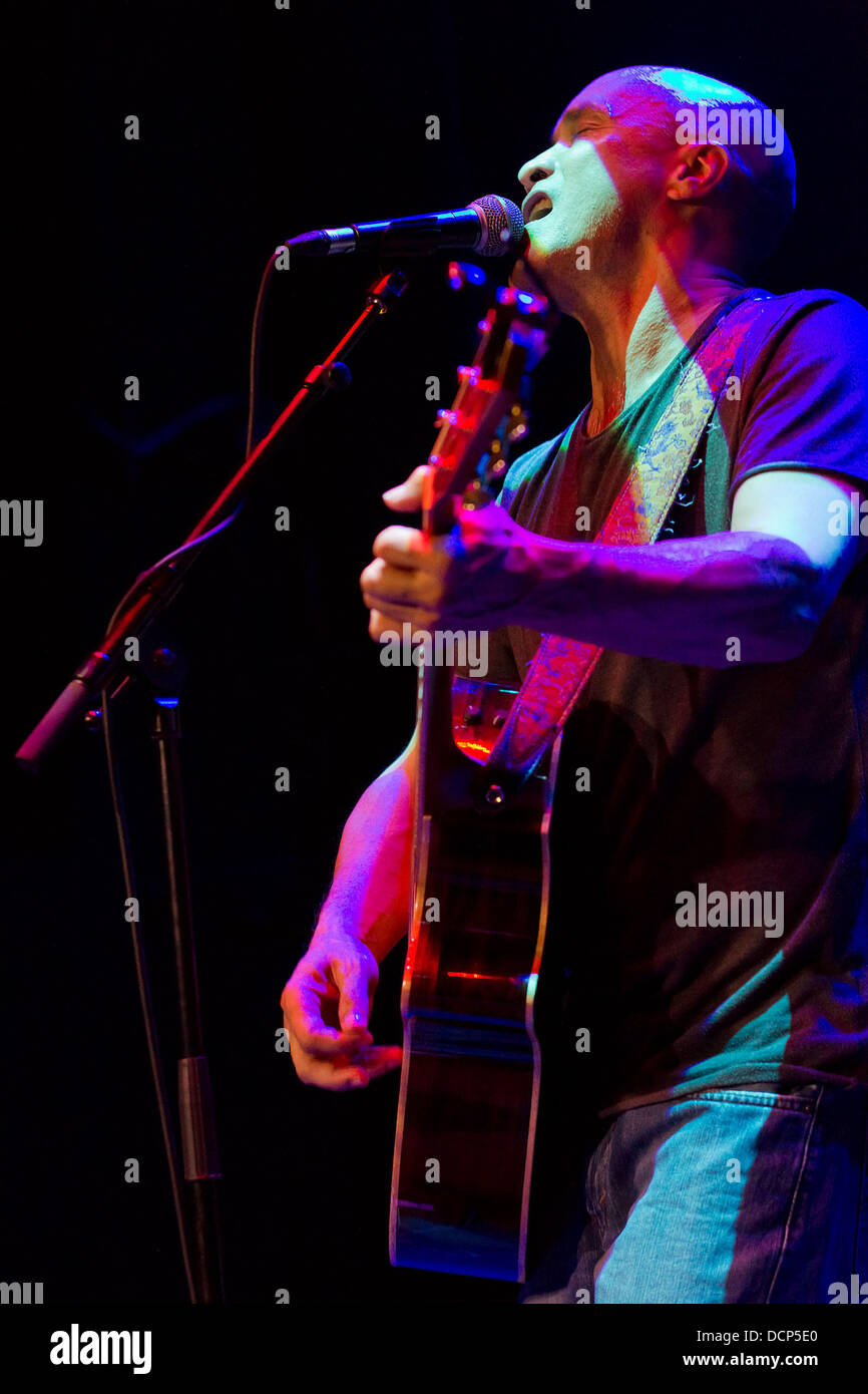 Performing live at musicbox lisbon hi-res stock photography and images ...