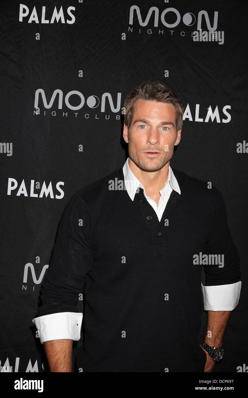 Moon nightclub hi-res stock photography and images - Alamy