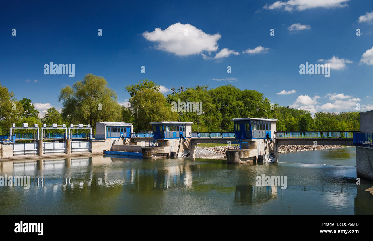 Canal lock/Floodgate/Ship lock on a river Stock Photo - Alamy