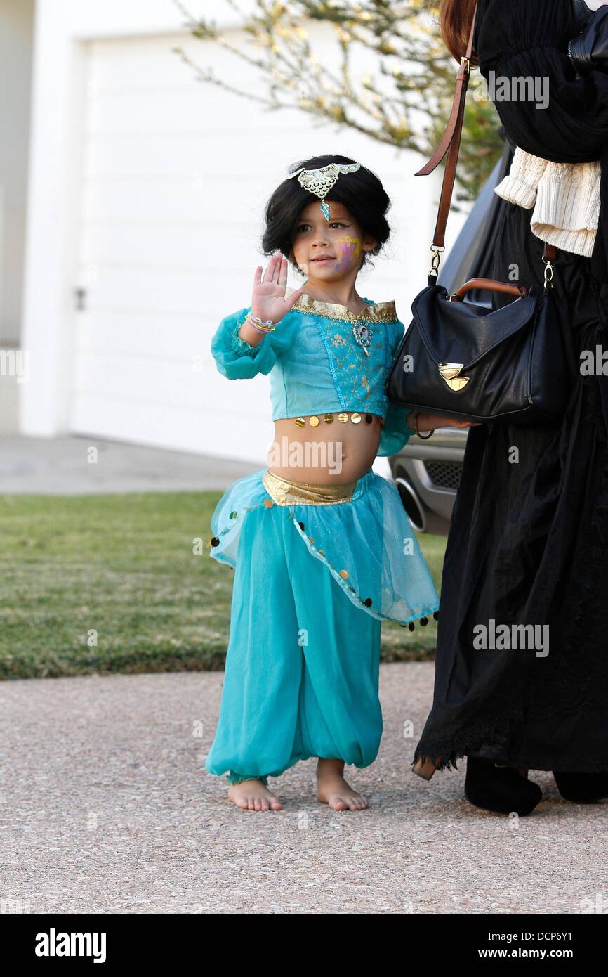 Jessica Alba's daughter, Honor Warren dressed as an arabian princess ...