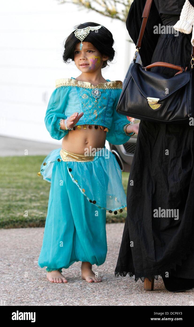 Jessica Alba's daughter, Honor Warren dressed as an arabian princess ...